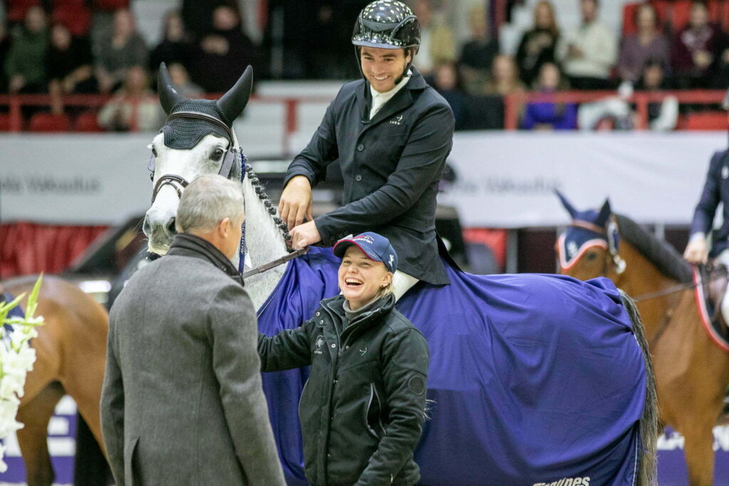 Finnlines Kansainvälinen esteratsastus 150 cm oli Donald Whitakerin ...